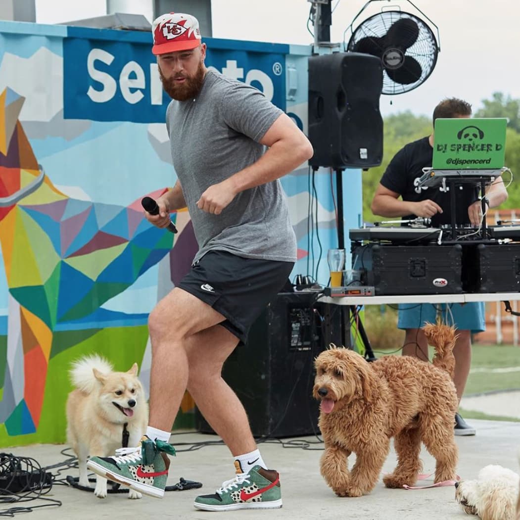17 Adorable Pics Of NFL Players With Small Dogs, Ranked By Cuteness