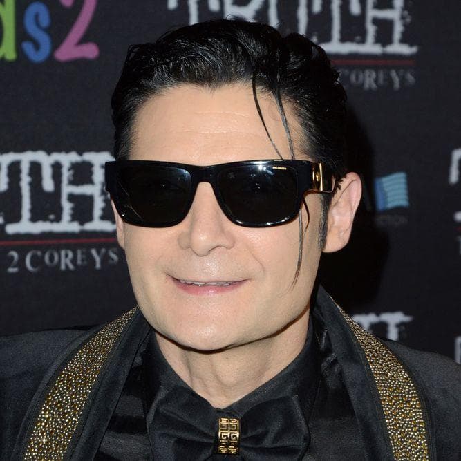 Male Celebrities Who Are 5’5" Tall