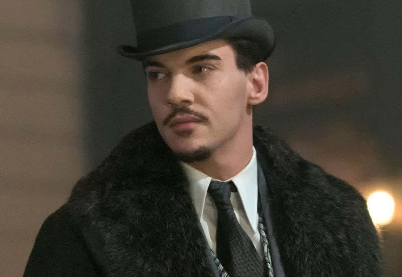 35 Hottest Male Vampires In TV & Movies, Ranked By Fans