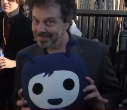 Male Celebrities Who Are 5’4" Tall