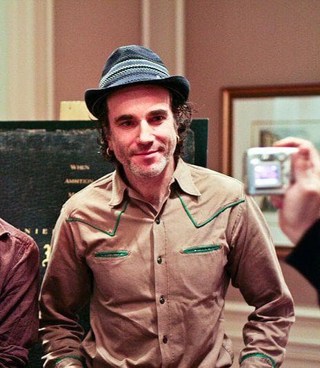 30 Famous Celebrity Recluses Who Don't Like to Leave Home