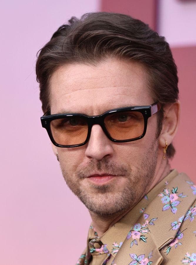 15 Clear Spring Celebrities To Inspire Your Style