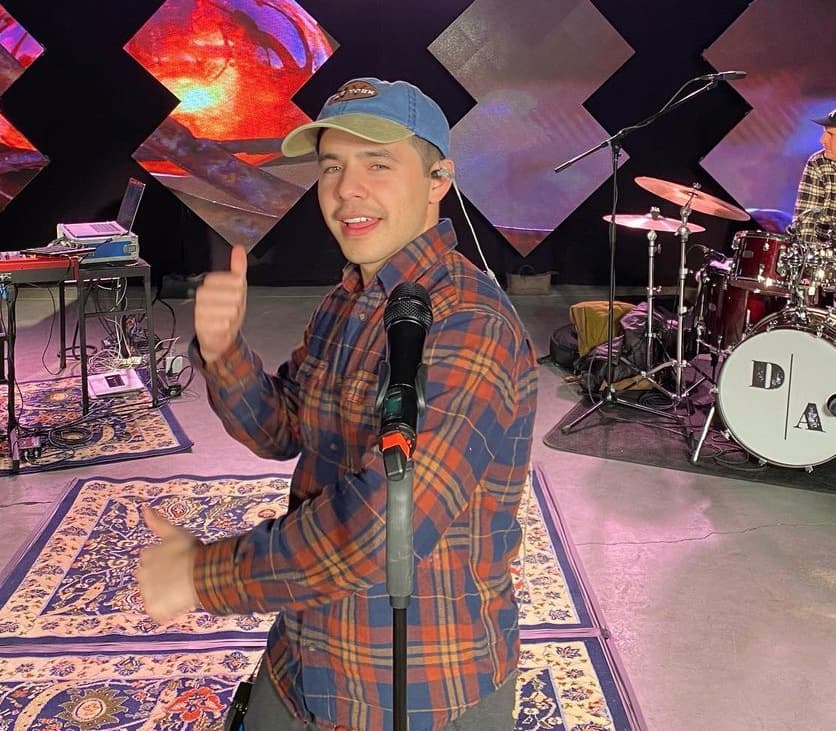 32 Celebrities Who Turned 30 In 2020 & Famous People Born In 1990