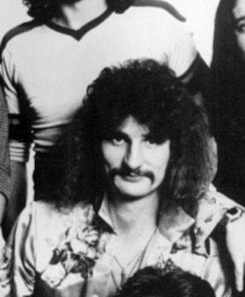 Alcoholic Musicians | List of Musicians Who Died From Drinking