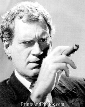 Celebrities Who Smoke Cigars | List of Famous People Smoking Cigars