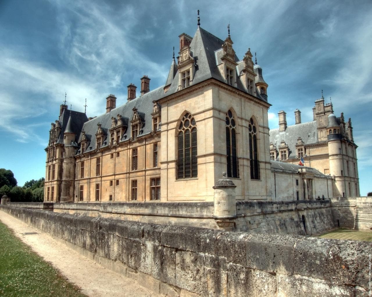 Most Beautiful Castles in France | List of Pretty French Châteaux