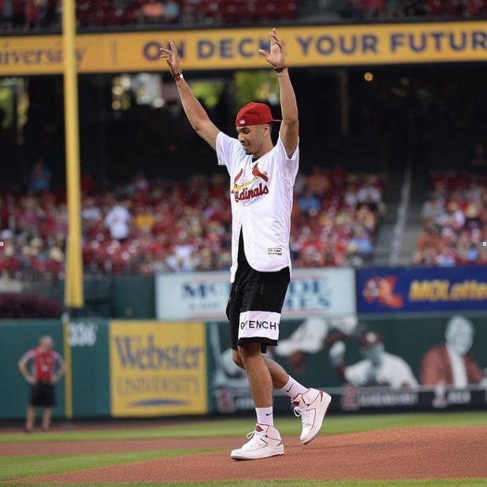 21 Celebrities Who Are St. Louis Cardinals Fans