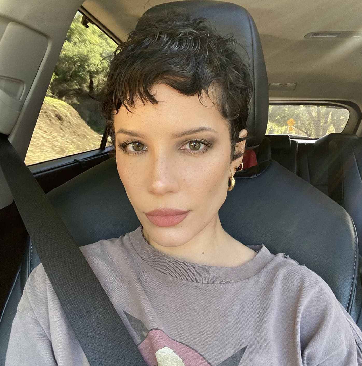 25 Celebrities Who Can Pull Off A Pixie Cut