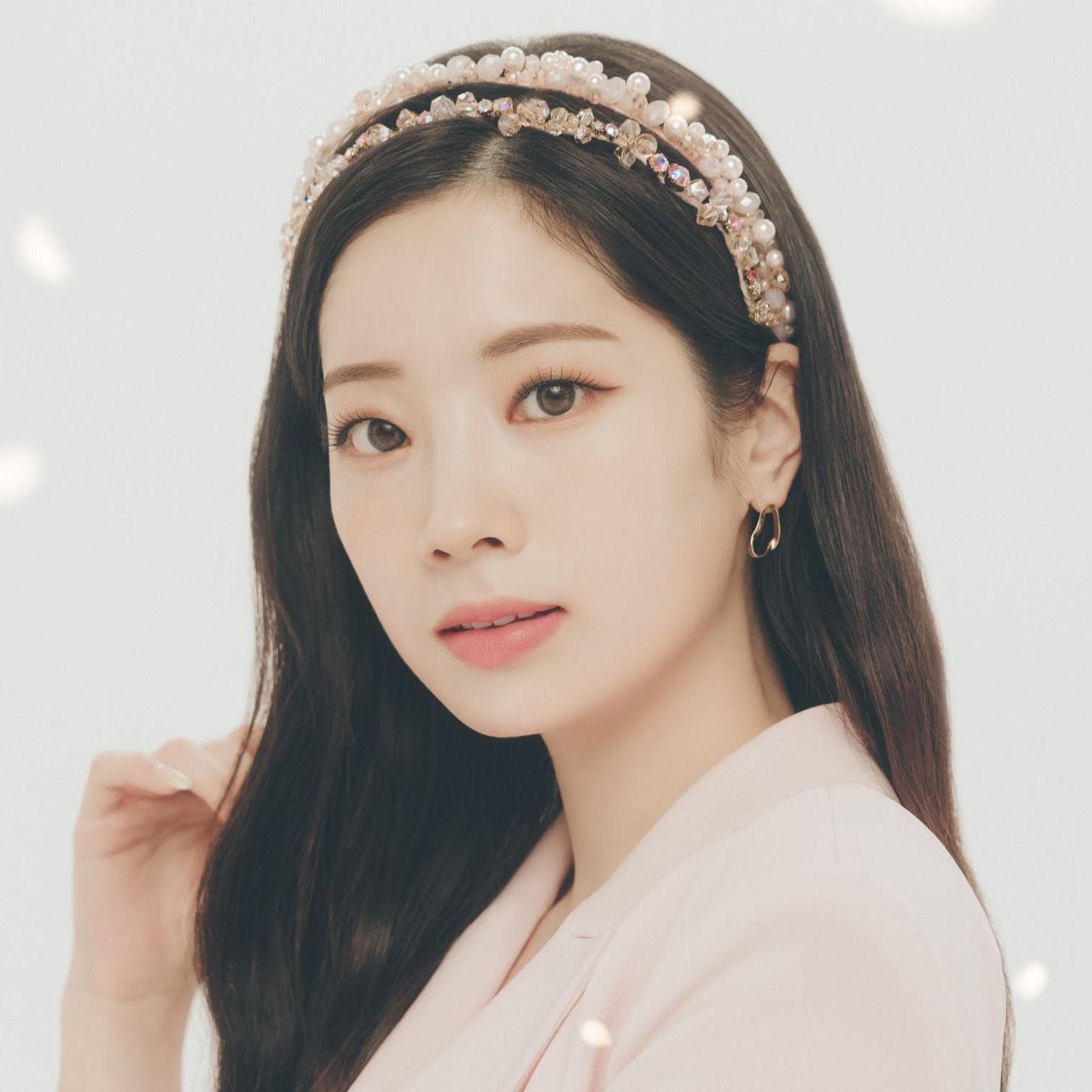 40 K-pop Idols Who Are ISFJ, Ranked By Fans