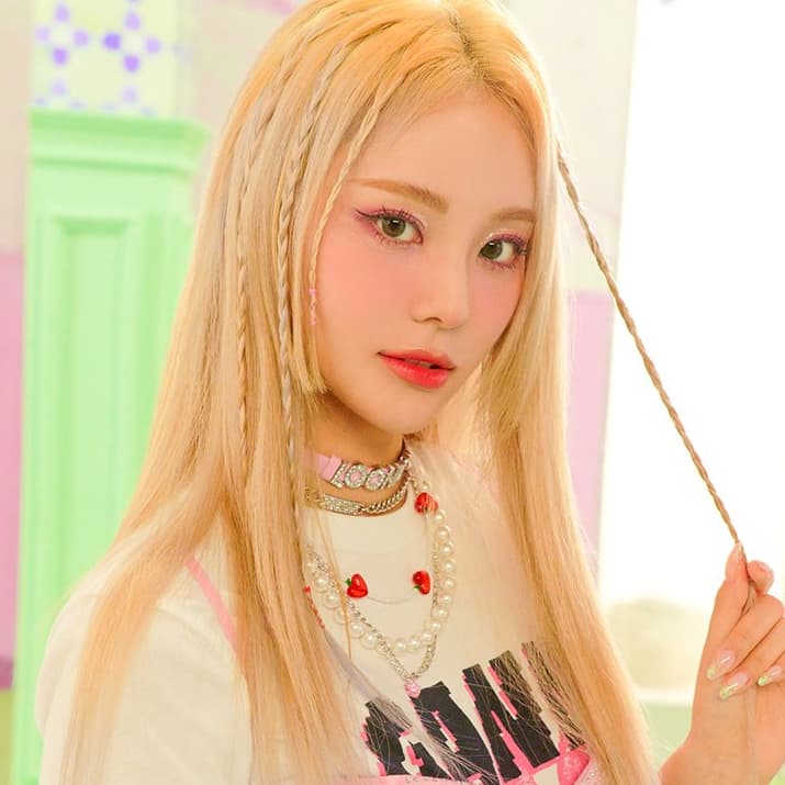 40 K-pop Idols Who Are ISFJ, Ranked By Fans