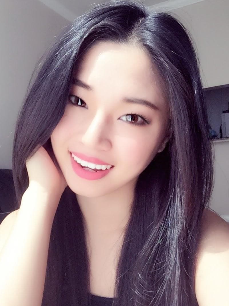 The 25+ Best ASMR YouTubers | Top ASMR Channels On YouTube