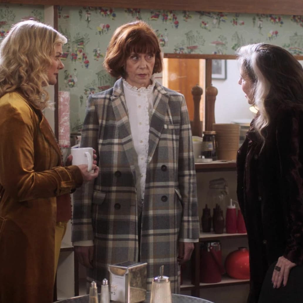 25 Of The Best Comedy Crime TV Series For Murder, Mystery, And A ...