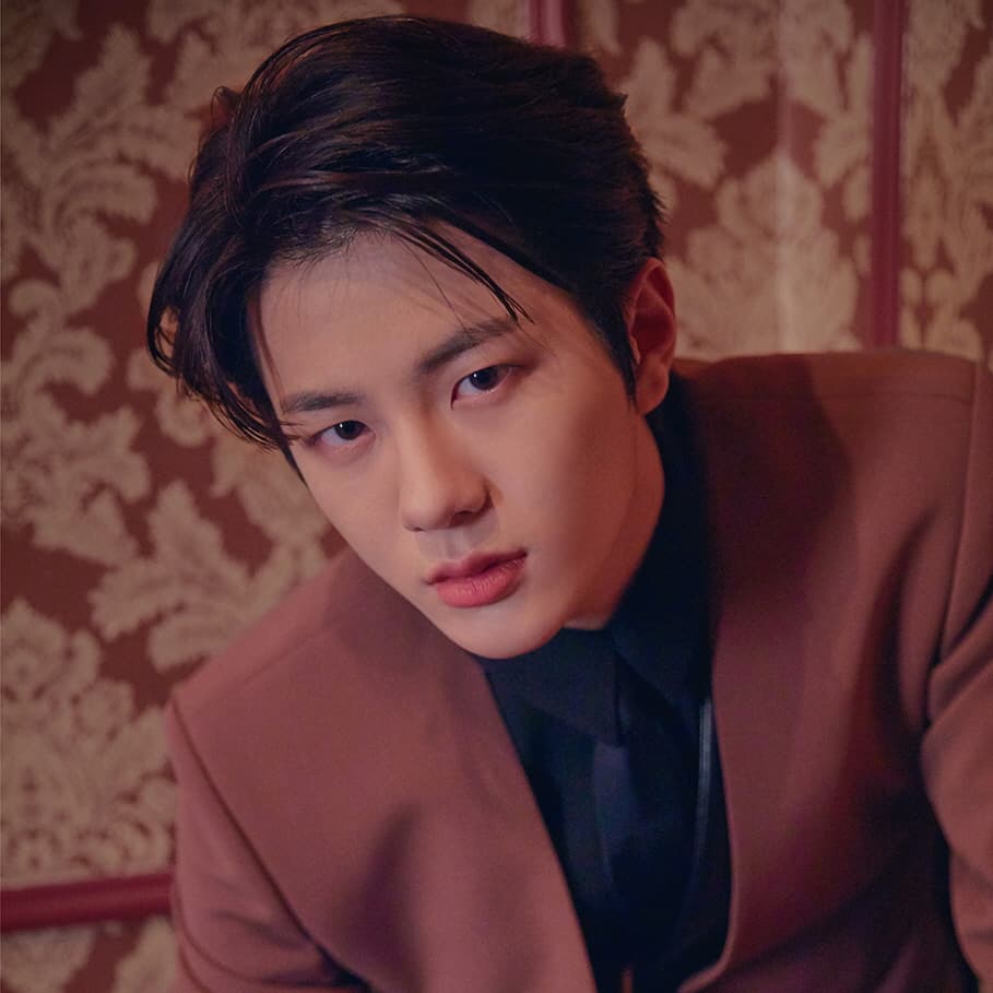19 Male Kpop Idols Born In 2000