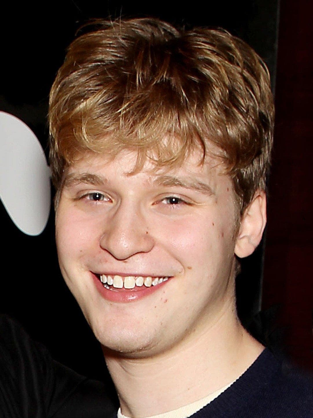Male Celebrities Who Are 5’7" Tall