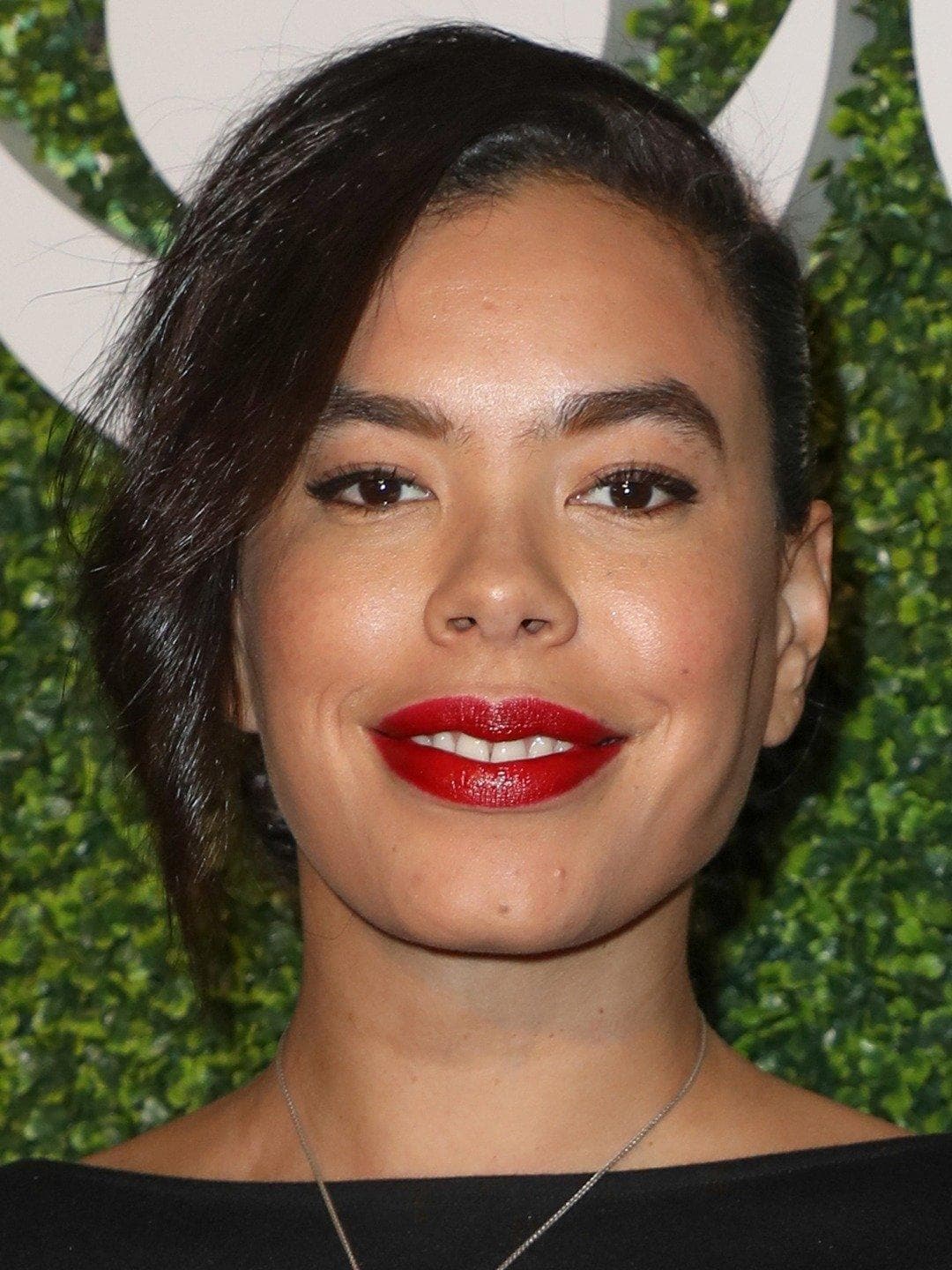 The 15 Hottest Women On 9 1 1 Lone Star Ranked