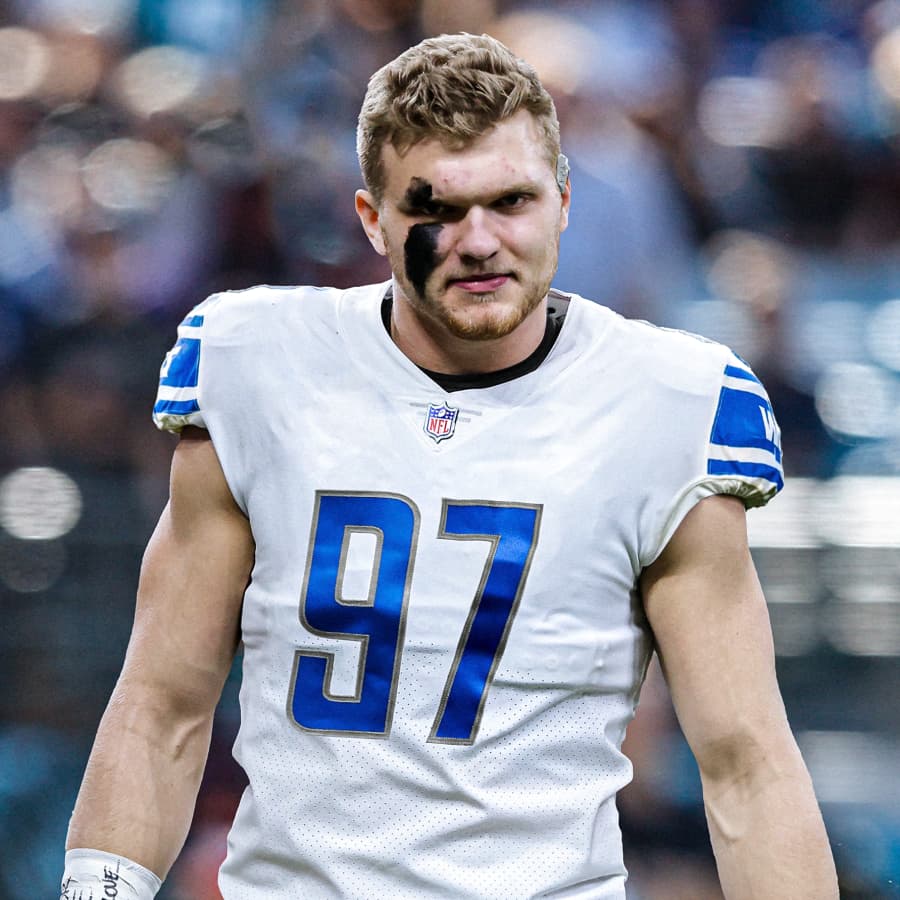 The 25+ Tallest NFL Players Right Now, Ranked