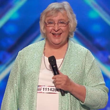 The 60+ Funniest LGBTQ Stand Up Comedians Of 2023, Ranked