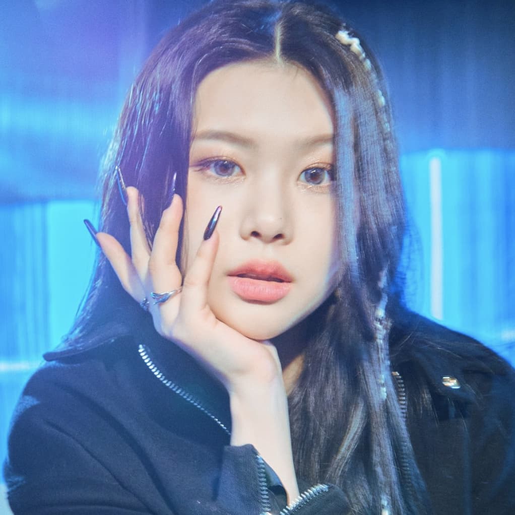 14 Female Kpop Idols Born In 2003