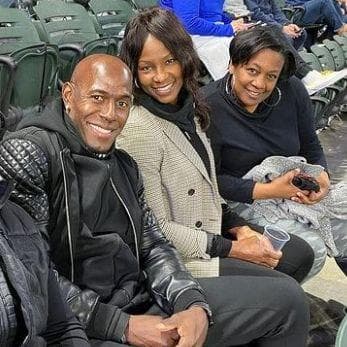 21 Celebrities Who Are Milwaukee Brewers Fans