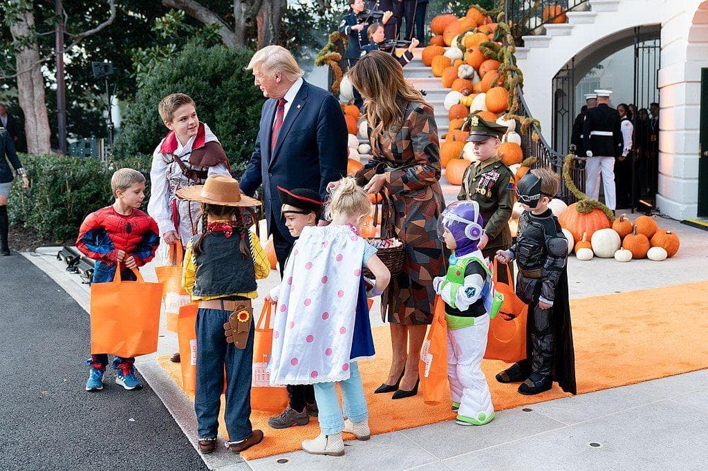 Pictures Of Presidents And Their Families Celebrating Halloween Around ...