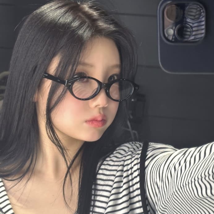 The 15+ Best K-pop Idols With Glasses, Ranked By Fans