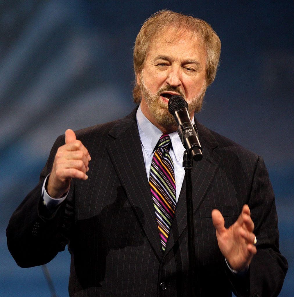 75+ Singers Who Are Taurus