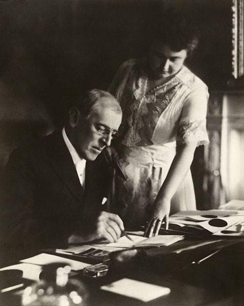 12 Historical Right-Hand Men And Women Who Held More Power Than We Ever ...