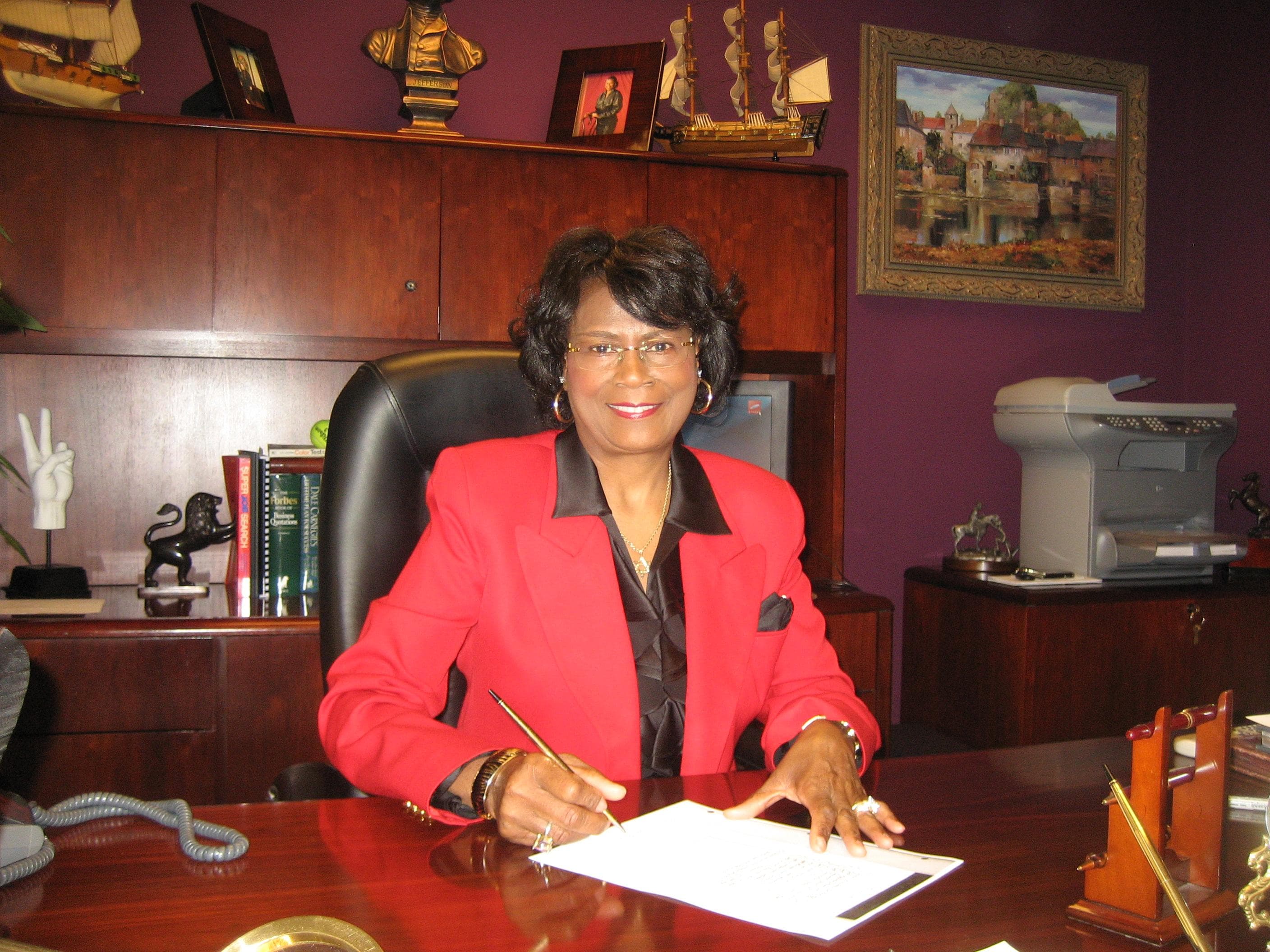 Famous Ednas | List of Famous People Named Edna