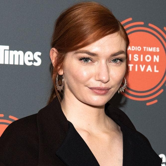 Celebrities Born in 1992 | List of Famous Men & Women Born in 1992