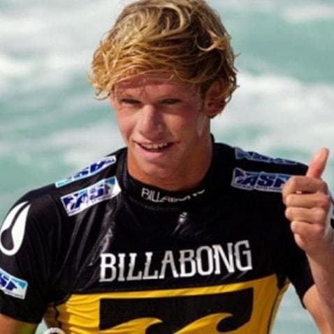 Famous Male Surfers | List of Top Male Surfers