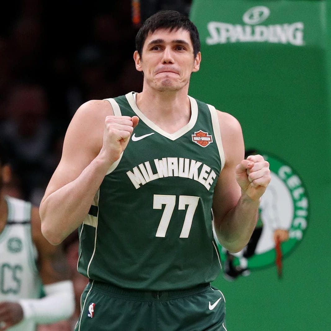 The Best Athletes Who Wore Number 77, Ranked By Fans