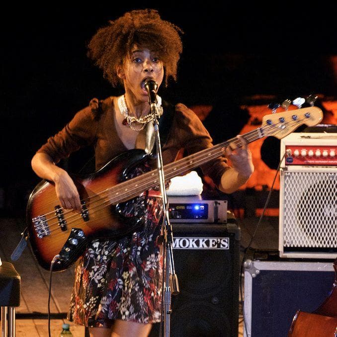Famous Female Bassists | List of Top Female Bassists
