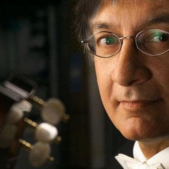 Classical Guitarists | List of Most Famous Classical Guitar Players