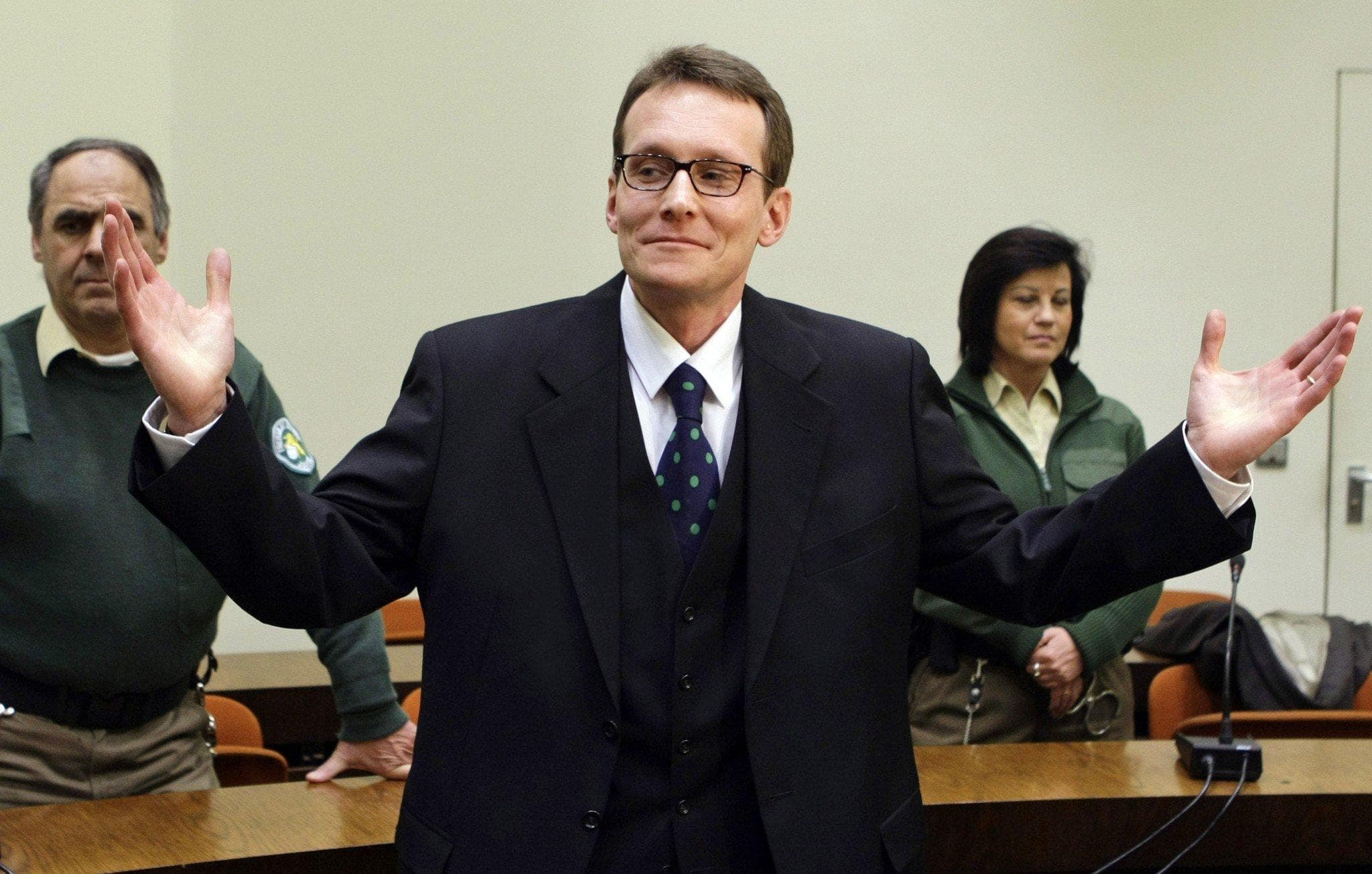 Famous Gold Diggers | List of Male Gold Diggers