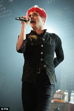 Hot Gerard Way Photos | Sexy Gerard Way Pictures