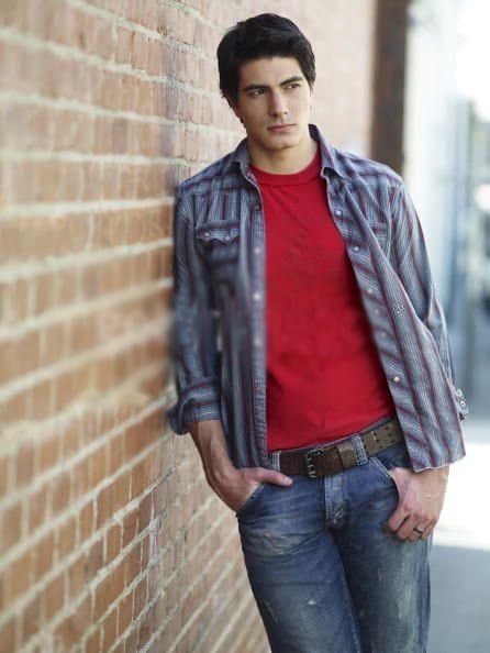 Brandon Routh Barefoot