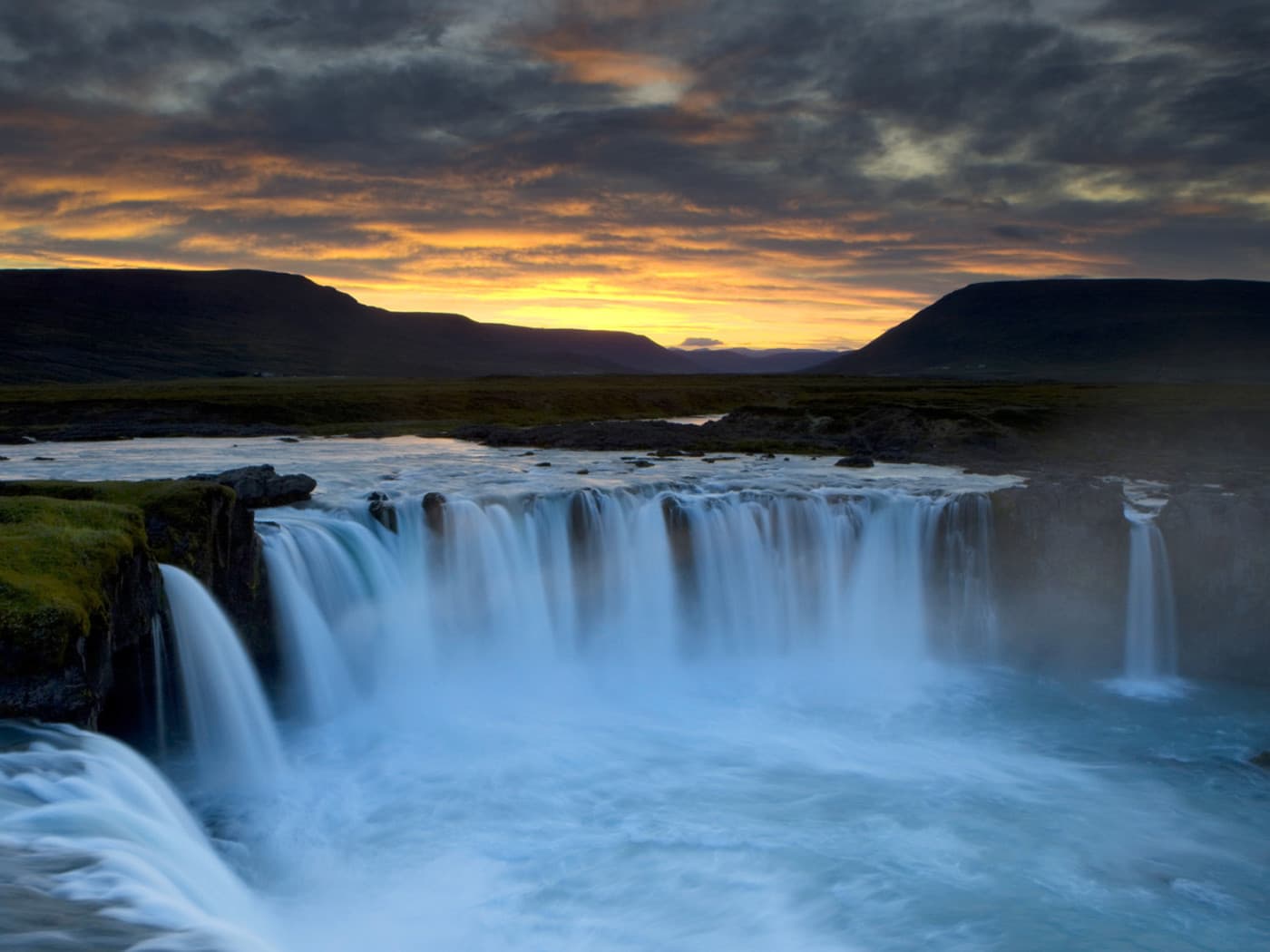 Top Iceland Landmarks: List of Best Icelandic Places to Visit