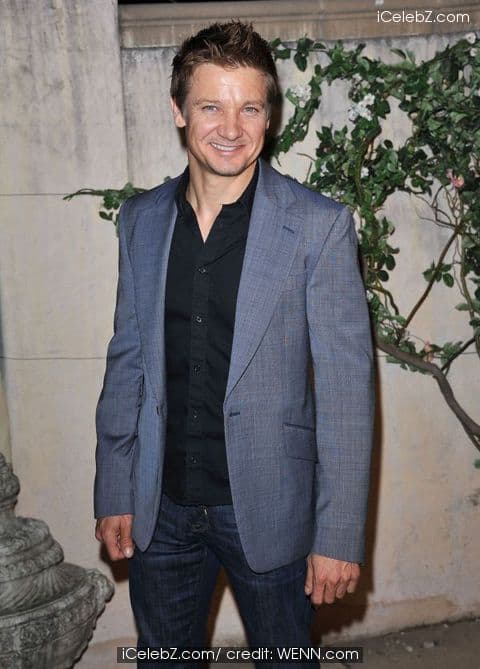 Jeremy Renner Bulge