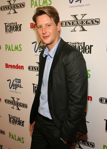 Gabriel Mann Shirtless