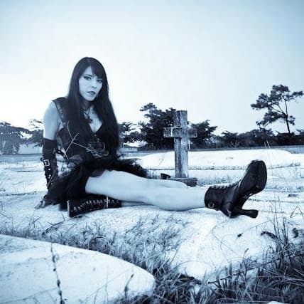 Best Female Hard Rock Bassists | List of Women Metal Bass Players