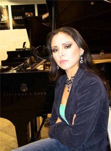 The 40+ Most Gorgeous Women Of Classical Music, Ranked