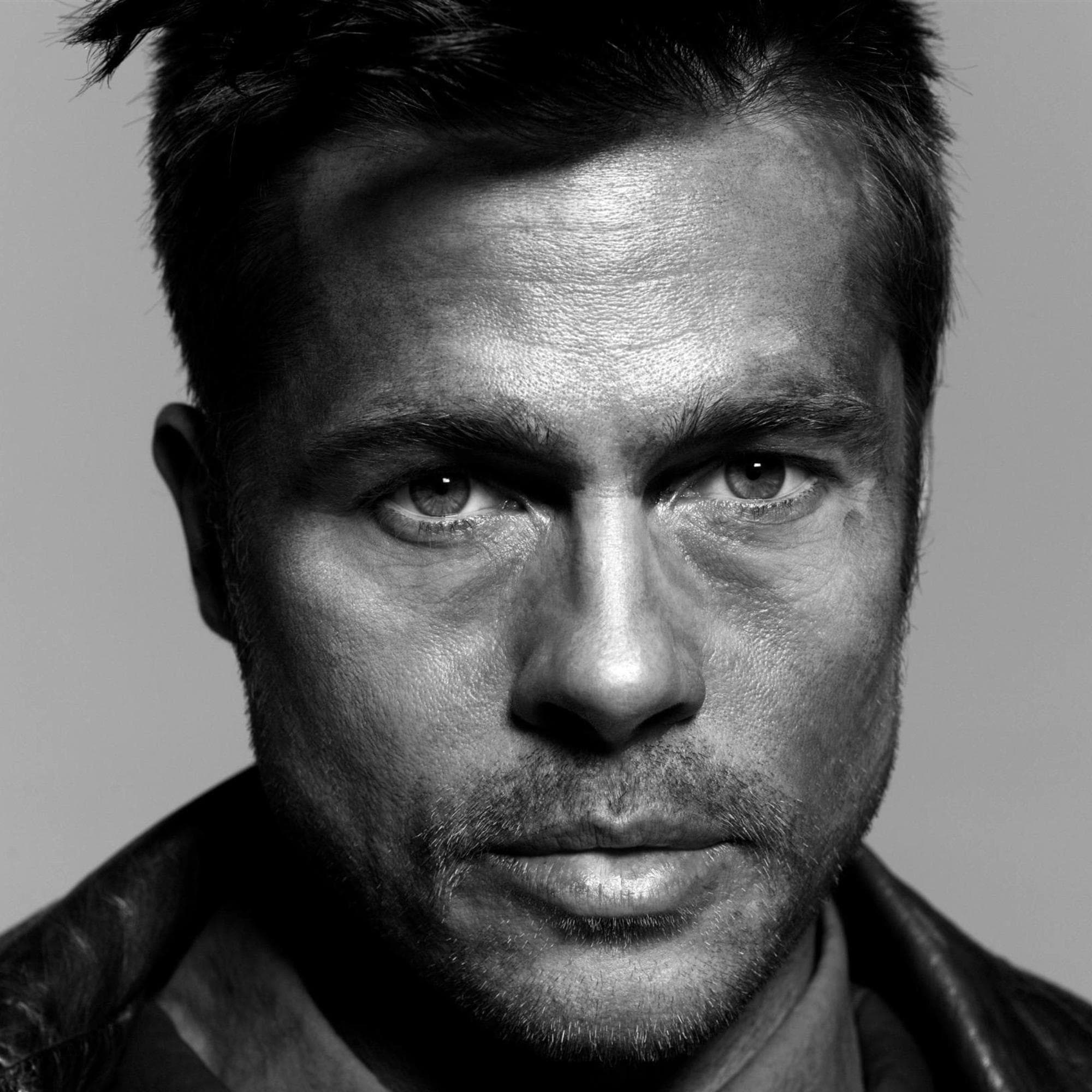 Shirtless Brad Pitt | Brad Pitt Hot Pics, Photos and Images