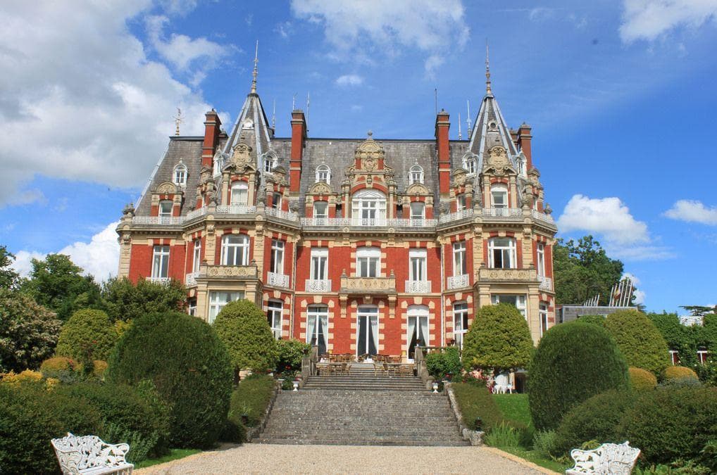 Most Beautiful Castles in France | List of Pretty French Châteaux