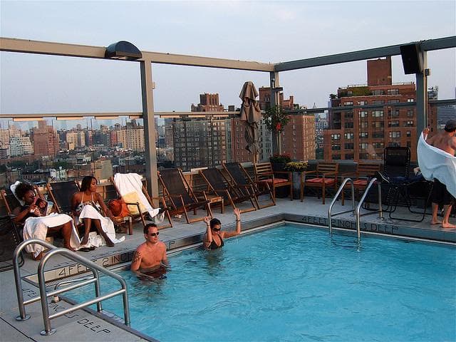 List of the Coolest Rooftop Pools in the World