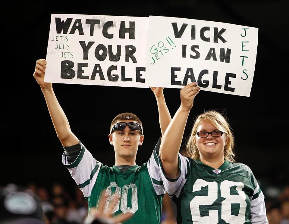 The Funniest NFL Game Day Signs