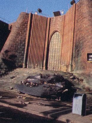 Behind-the-Scenes Photos from Batman (1989) | Cool Burton Batman BTS ...