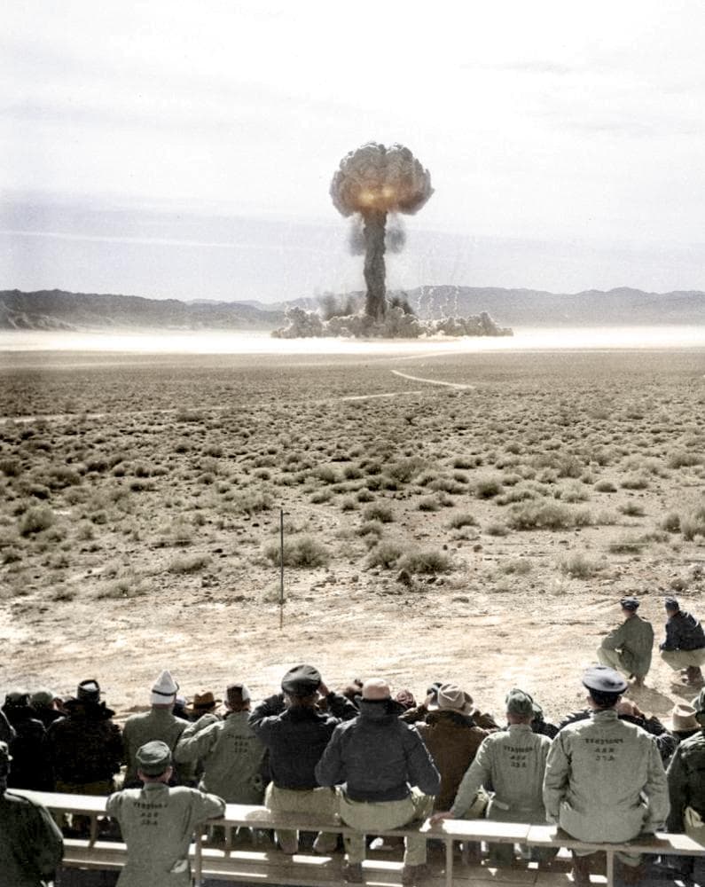 Colorized Photos from History | Cool Black and White Pics in Color