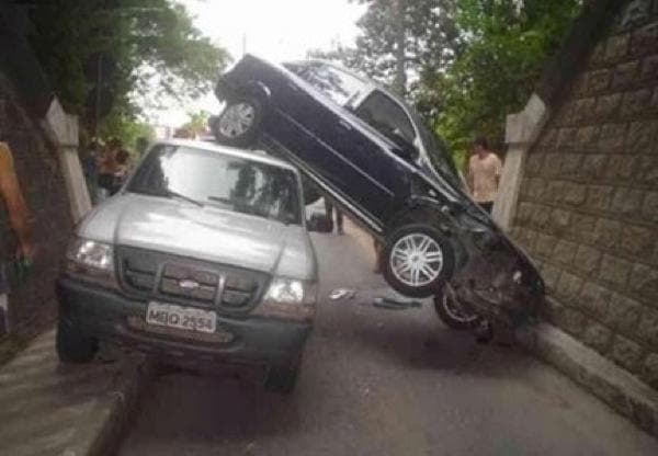 Driving FAILs | 20+Pictures of Funny Road FAILs