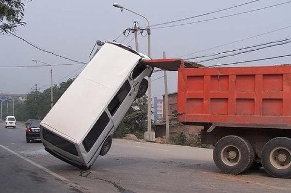 Driving FAILs | 20+Pictures of Funny Road FAILs