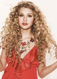 20 Pictures of Young Taylor Swift Before She Was Famous - AMZ Newspaper